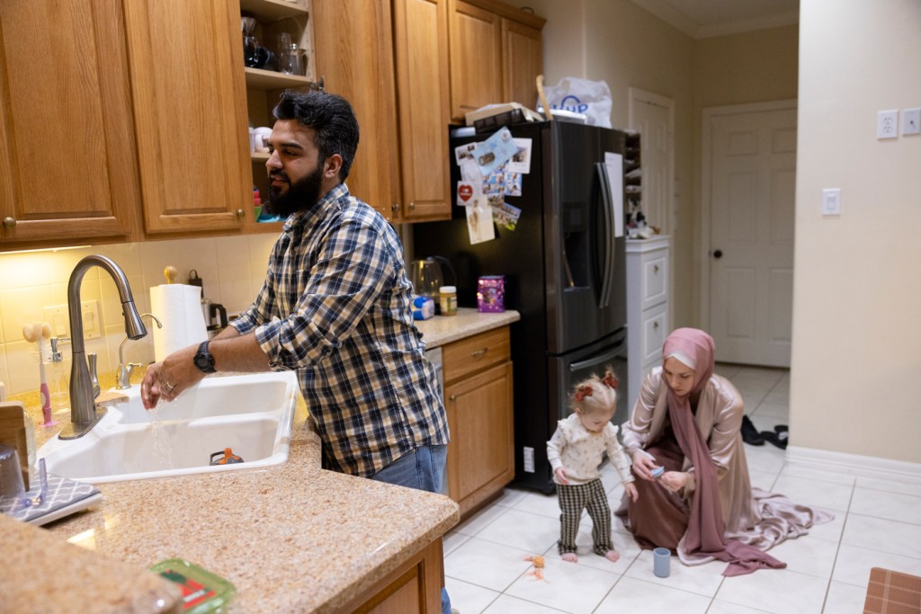 Column: Breaking Ramadan fast with Muslim family in Pasadena