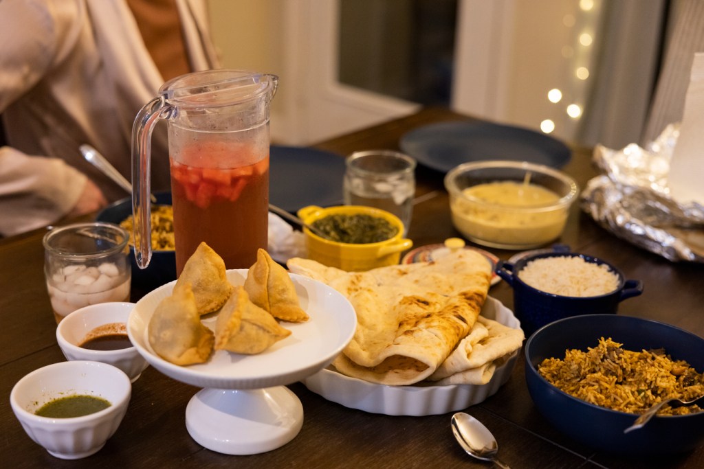 Column: Breaking Ramadan fast with Muslim family in Pasadena