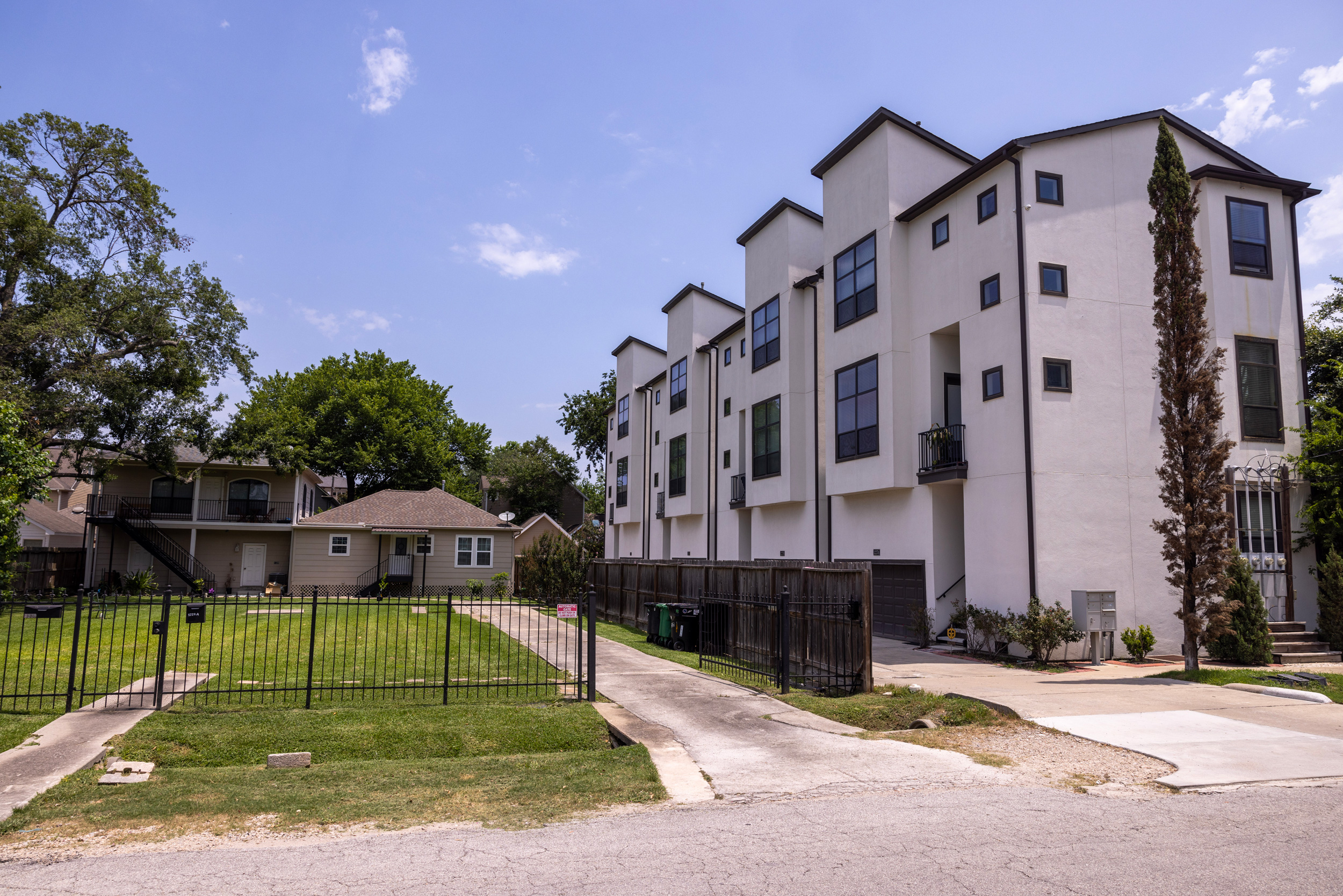 Developers scoff at Houston’s plans for ‘front loader’ homes