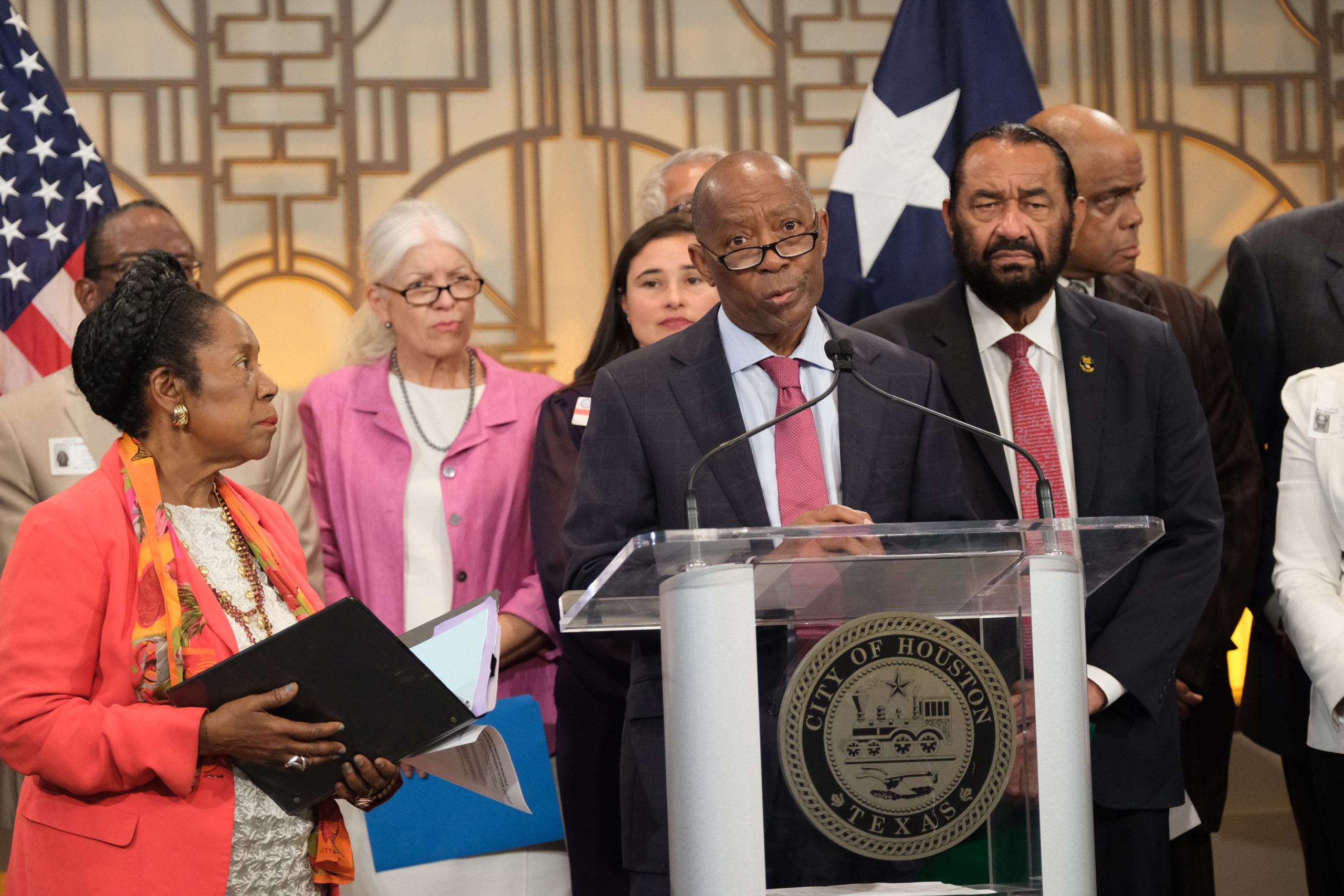 Houston leaders condemn HISD’s library, discipline center plans