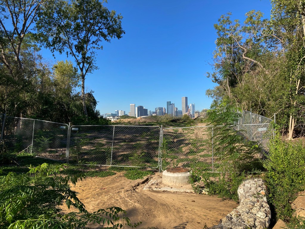 Houston OKs plan to clean toxic ash dump for new park