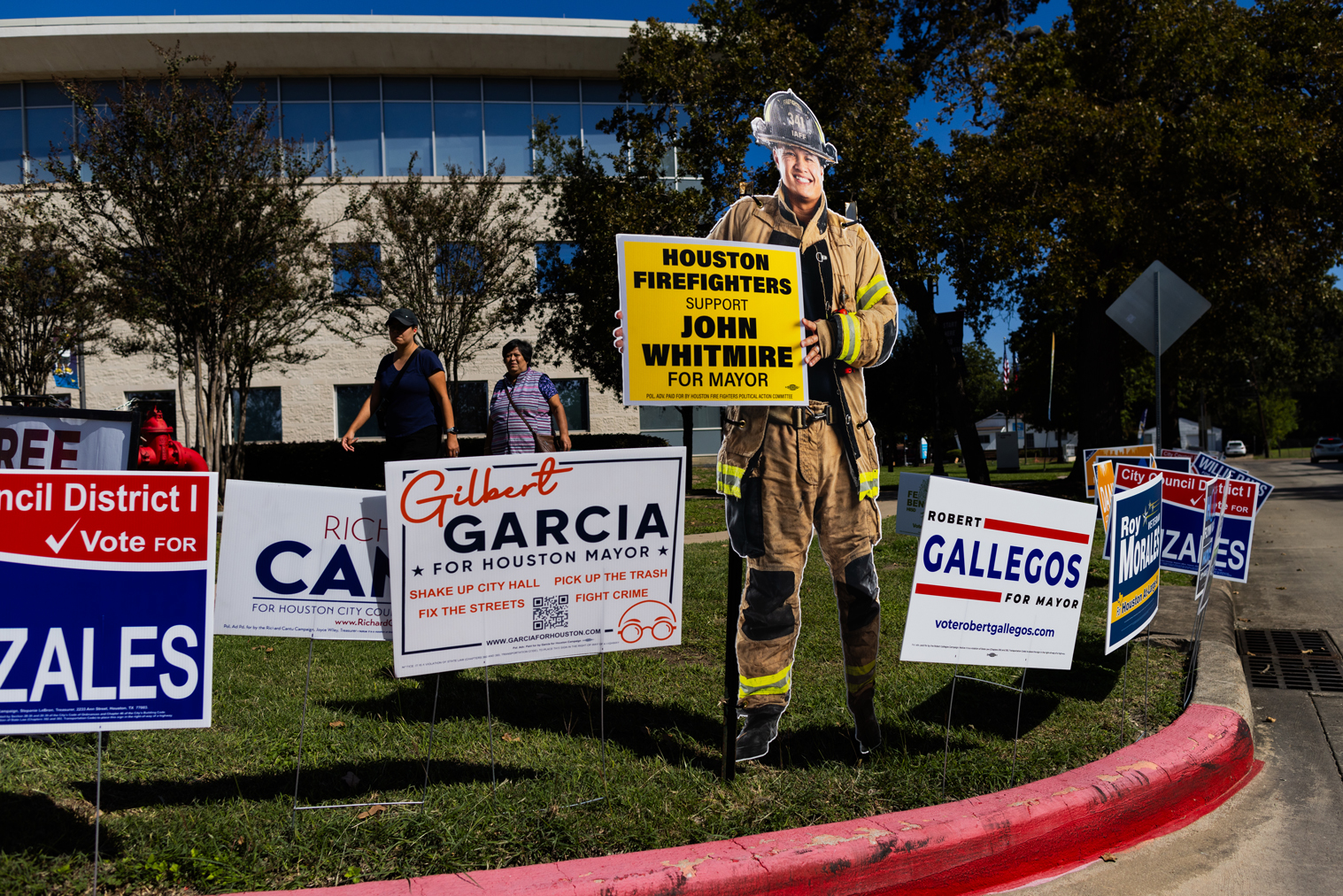 Houston voters head to polls to choose new mayor, council