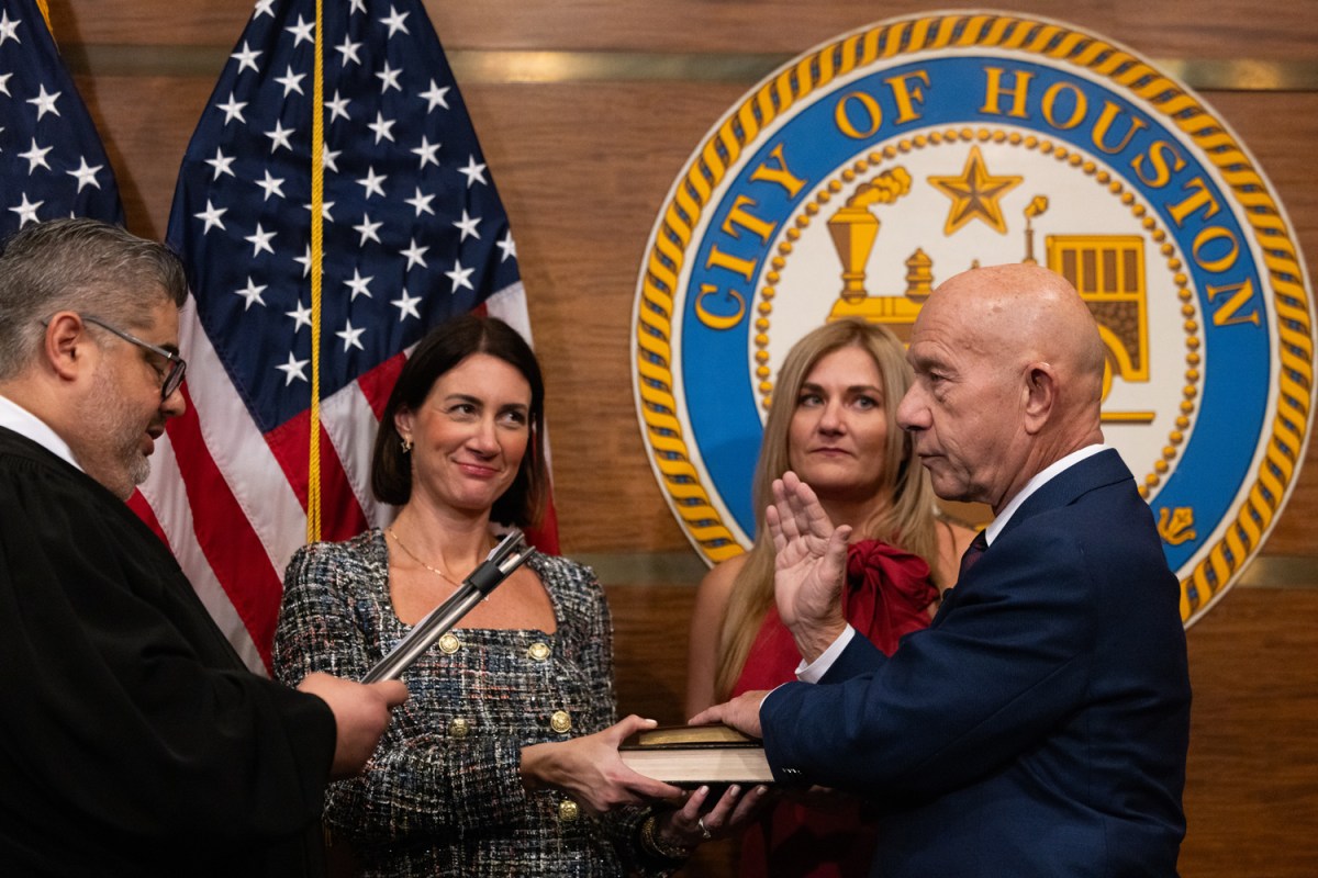 Whitmire sworn in as Houston mayor on New Year’s Day