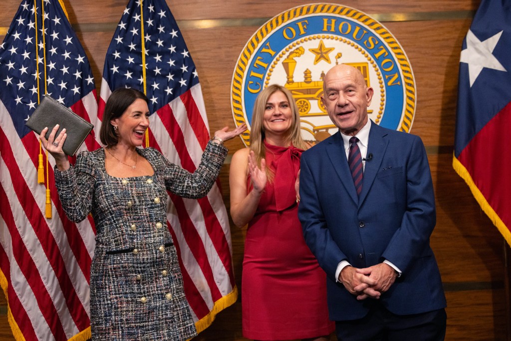 Whitmire sworn in as Houston mayor on New Year’s Day
