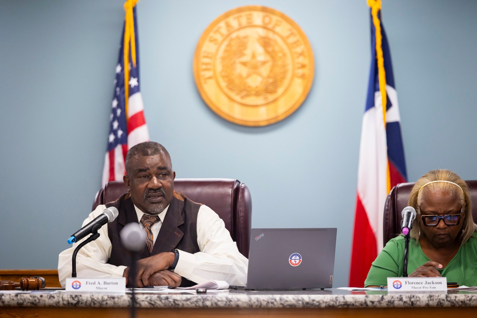 Arcola mayor hired private investigator to oust Ebony Sanco