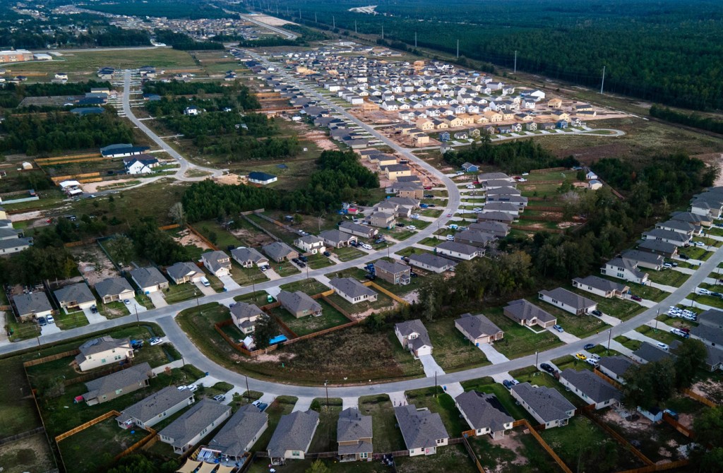 Sheriff gives Colony Ridge developer rare early jail release