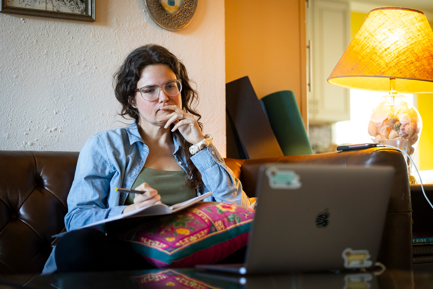 Emily Takes Notes on Houston City Council to inform public