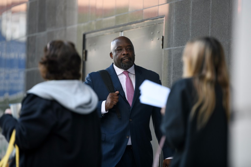 Jury selected for Busby and Hutchison in HISD bribery trial