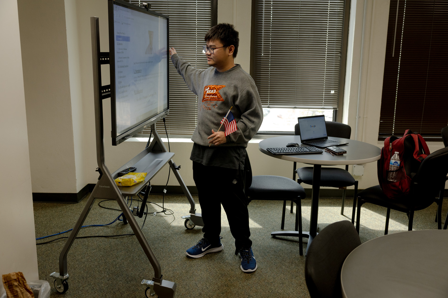 HCC international students fight for scarce jobs on campus
